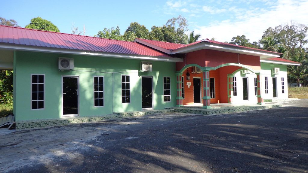 Chalet Koperasi Felda Trolak Timur | menarikdi.com